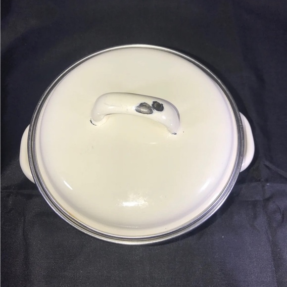 Megaware | Kitchen | Vintage Megaware 5qt 045l Pot With Lid Made In ...